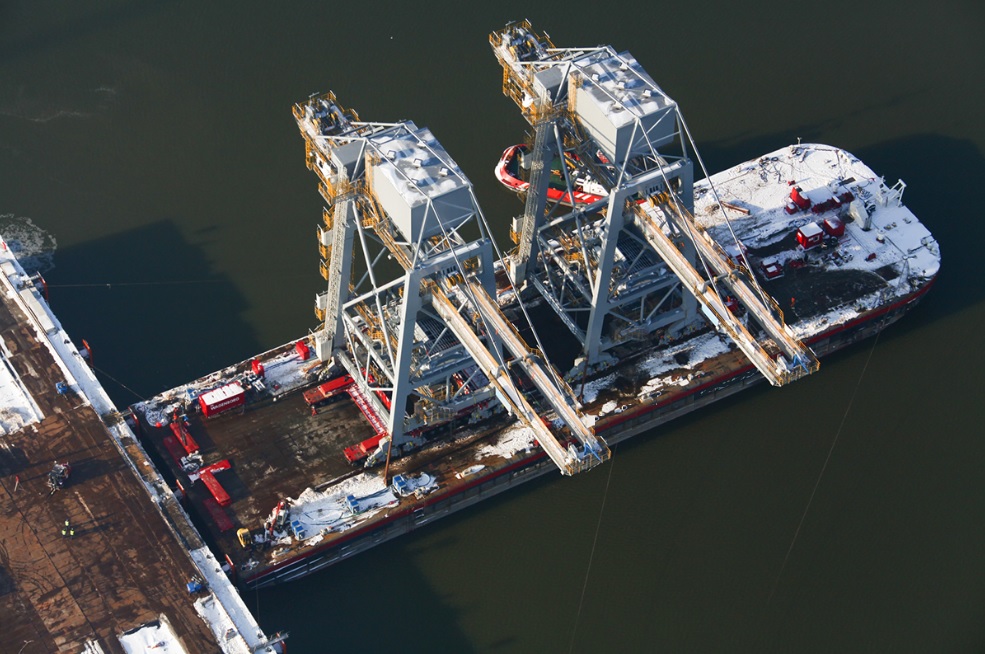 Flat-top barges for charter | DSB Offshore