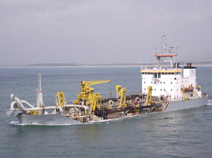Dredgers for charter | DSB Offshore
